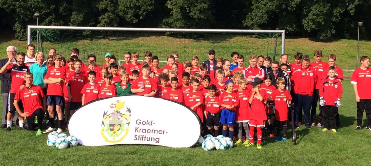 Training mit Übungsleitern der 1.FC Köln Fußballschule | Schule Zum ...